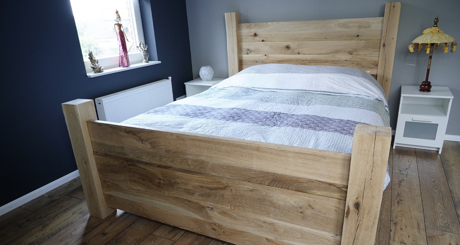 Bekijk de meubels in dit project: Stoer rustiek eiken bed - Weij ...